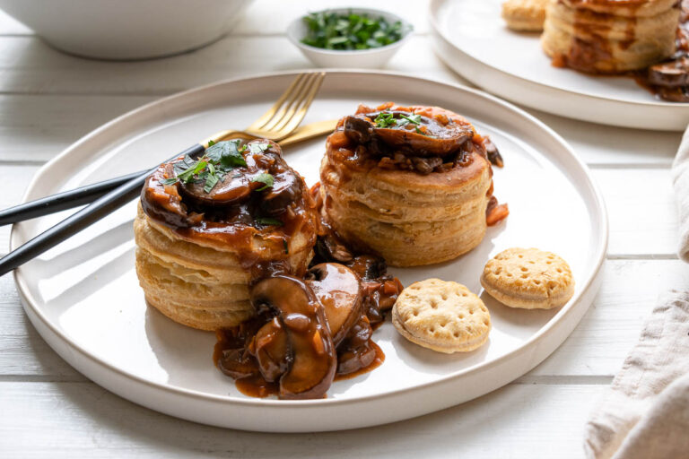 Pilzgulasch à la Bourguignonne | Rezept | Elle Republic